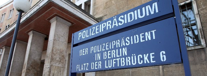 Bauarbeiten bei der Polizei in Berlin: Gefährlich lange Wartezeiten ...