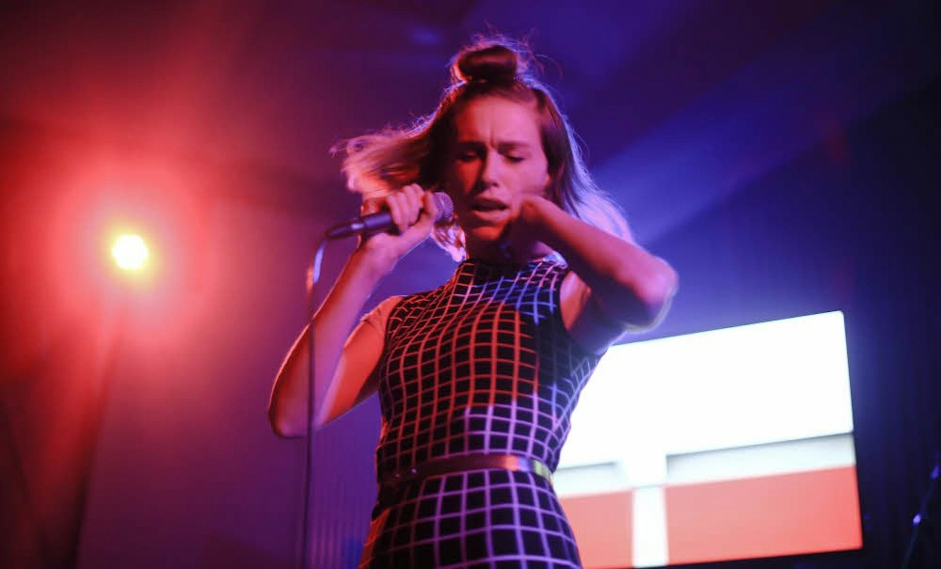 Glasser in der Berghain Kantine: Musik wie mit gläsernen Glocken