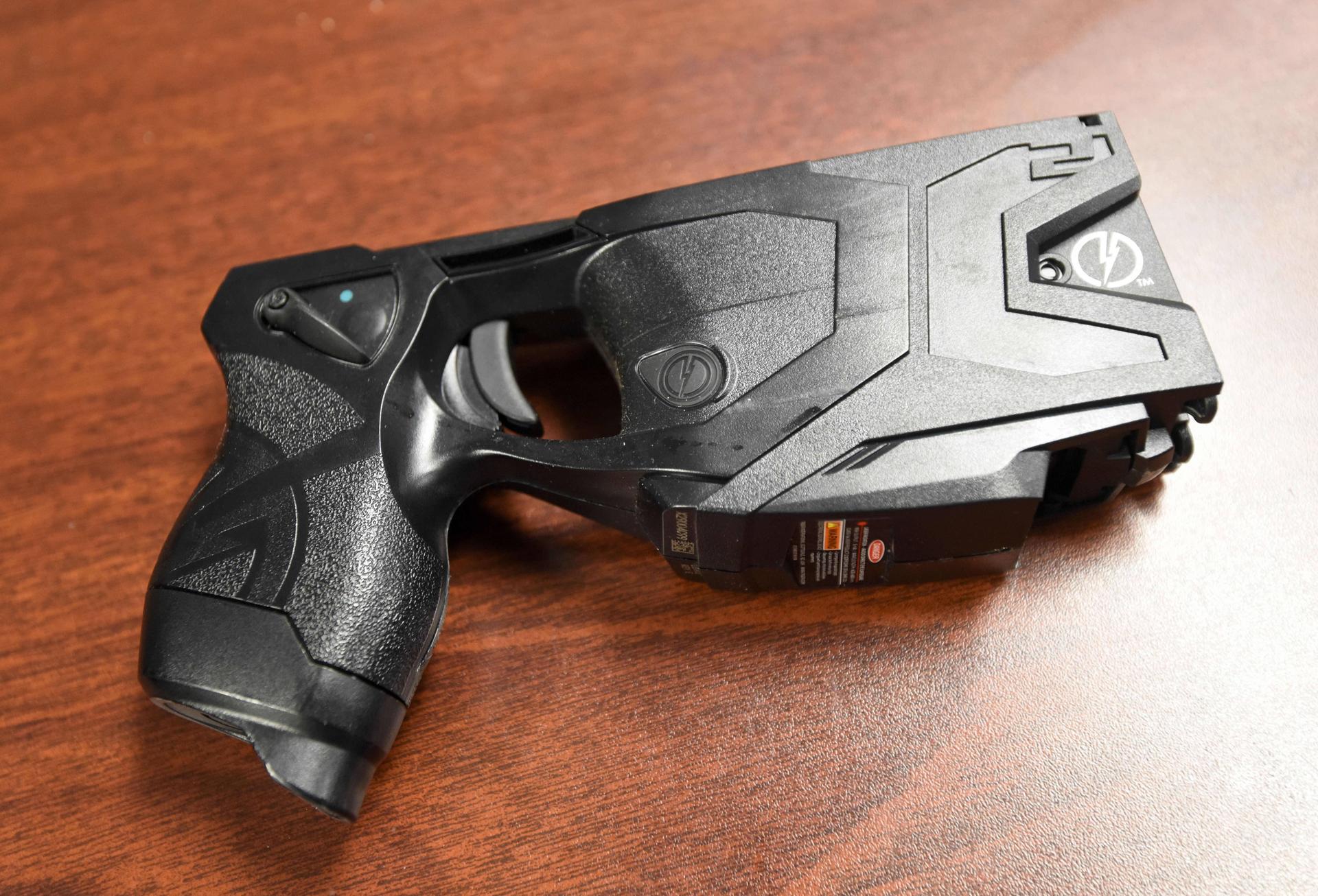 Kreuzberg und Mitte: Berliner Polizei will Einsatz von Tasern testen