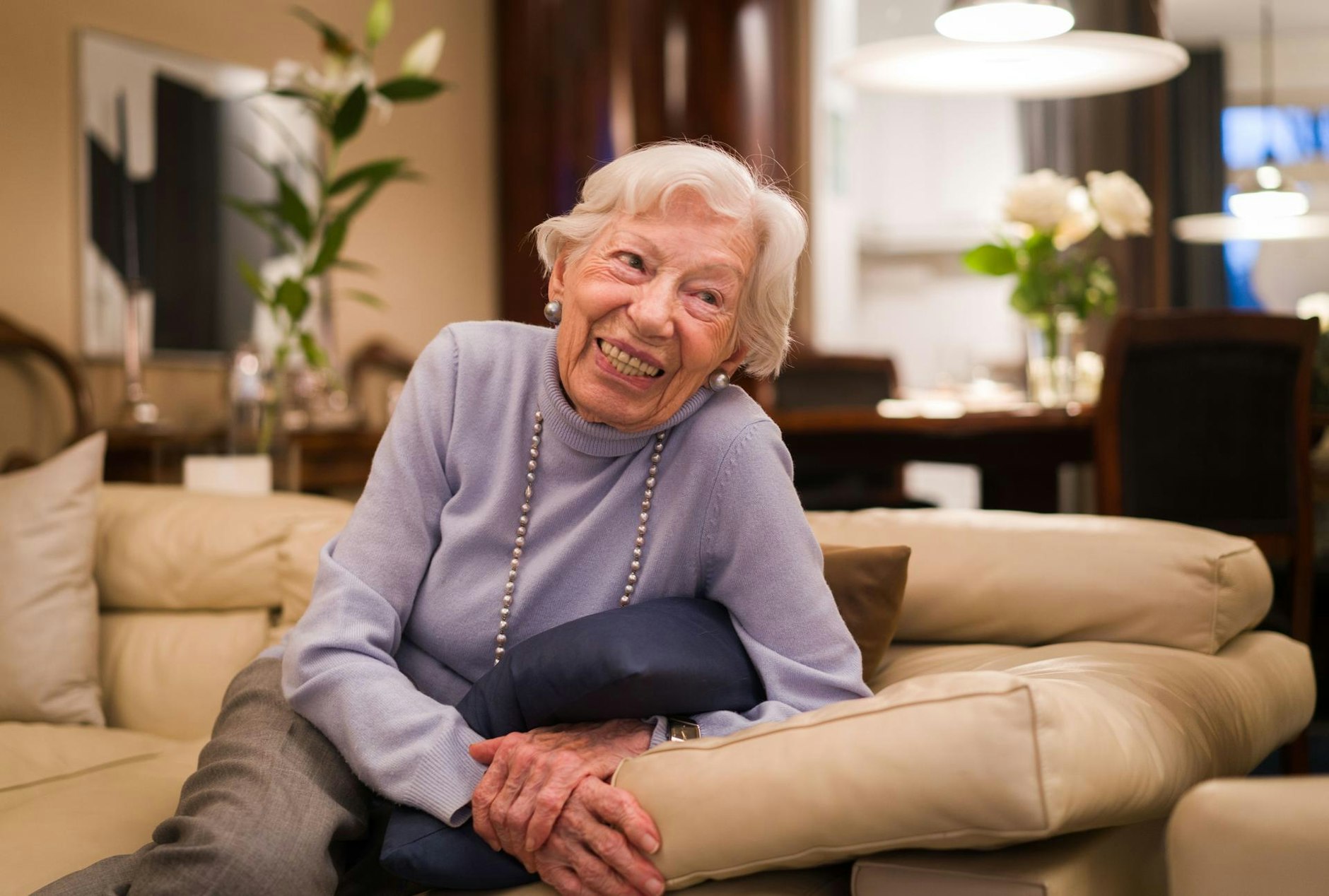 Mit 100 Jahren plötzlich Model: Wie Ingeborg Wolf das Gesicht einer ...