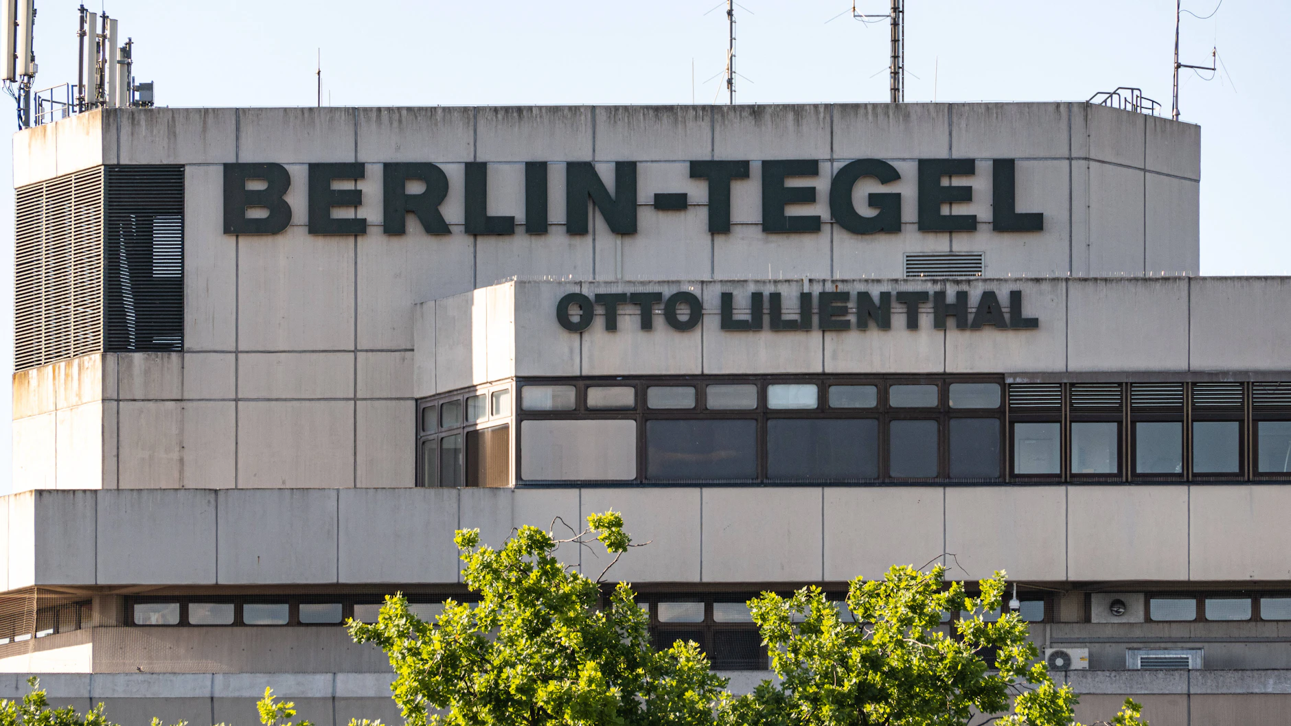 Auf sieben Flughäfen gebaut