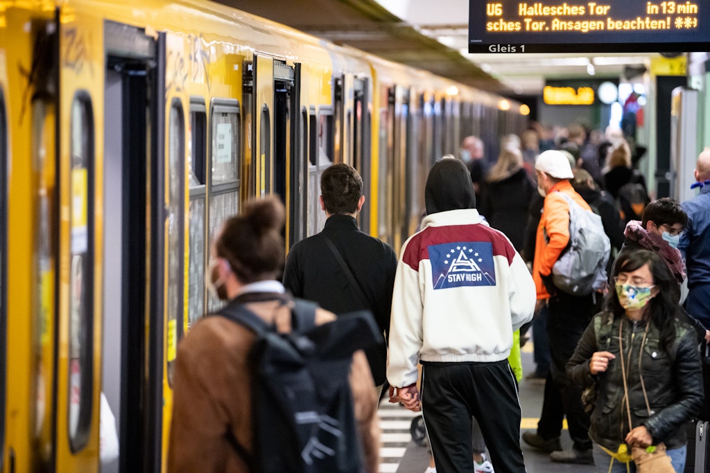 Linie U6: Sperrung sorgt für volle Ersatzbusse