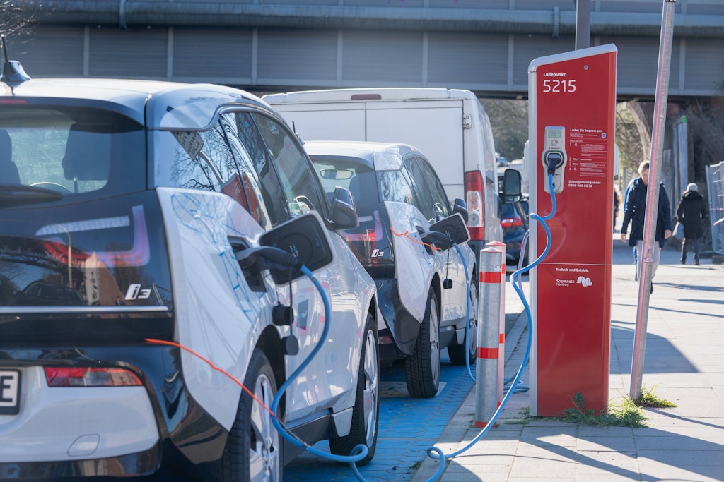 Share Now nixes electric cars, blaming bad infrastructure and costs