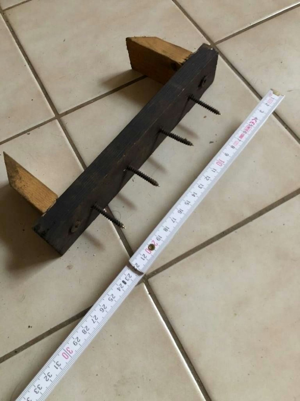 Pedestrian traps in Grunewald, razor blades in Ernst Thälmann Park