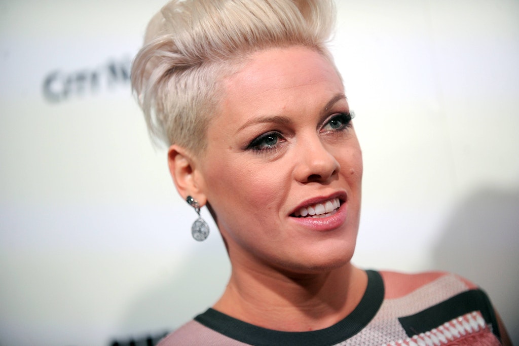 Pink regt sich über Corona-Proteste auf