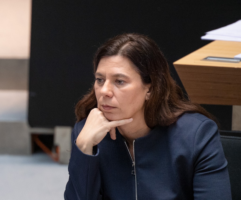 Druck auf Sandra Scheeres steigt