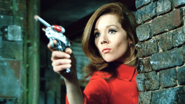 Sally Grossman: Die Frau in Rot und ihr Geheimnis