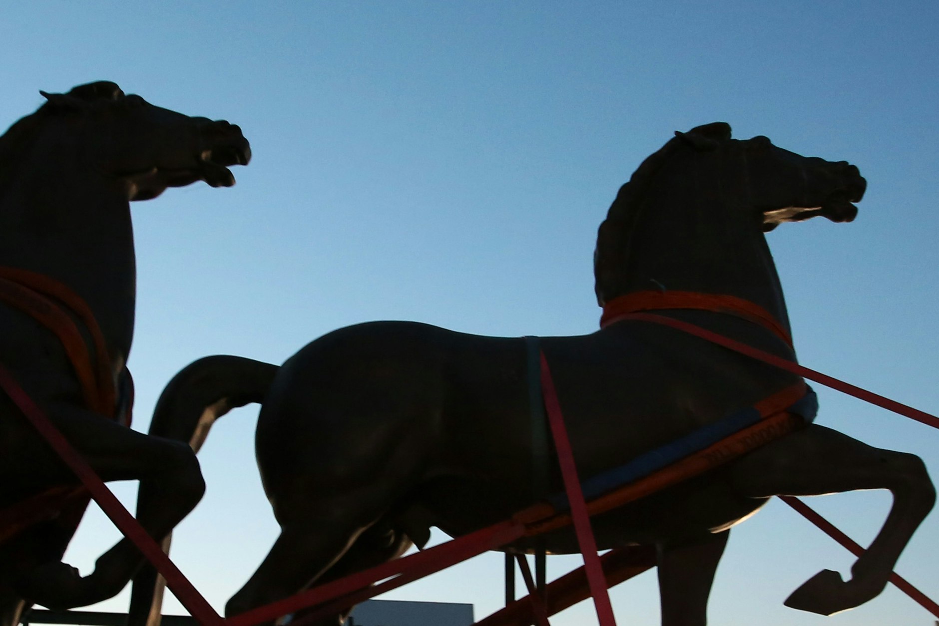 Einigung über Kunst aus der Reichskanzlei: die Thorak-Pferde gehen an ...