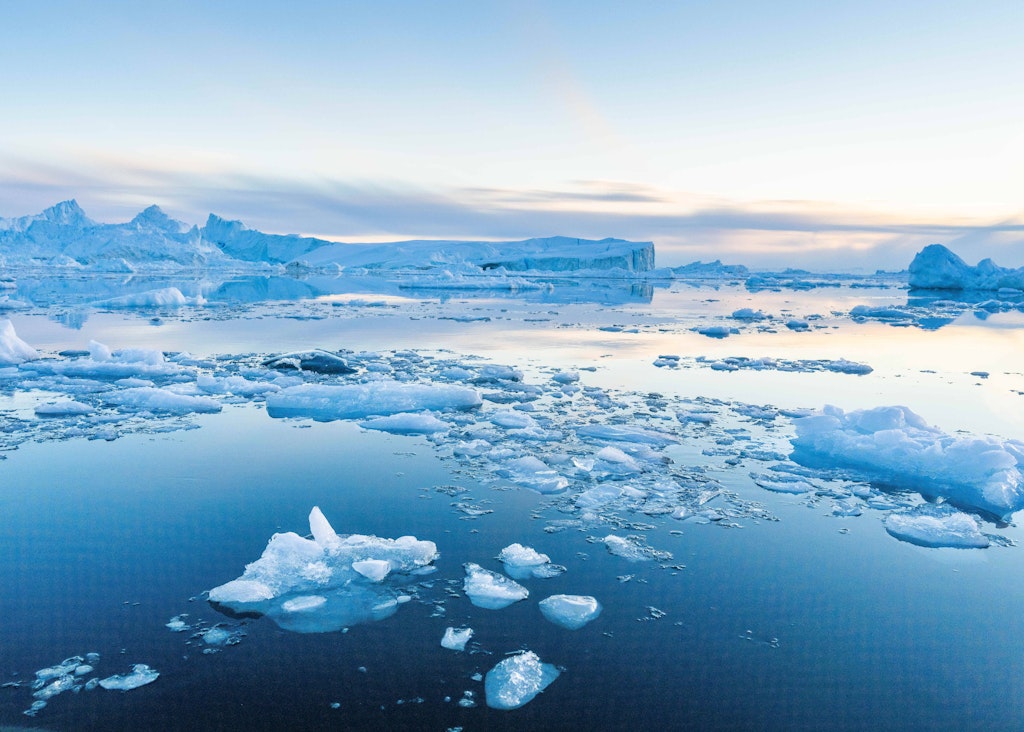 Grönländischer Eisschild schmilzt derzeit massiv