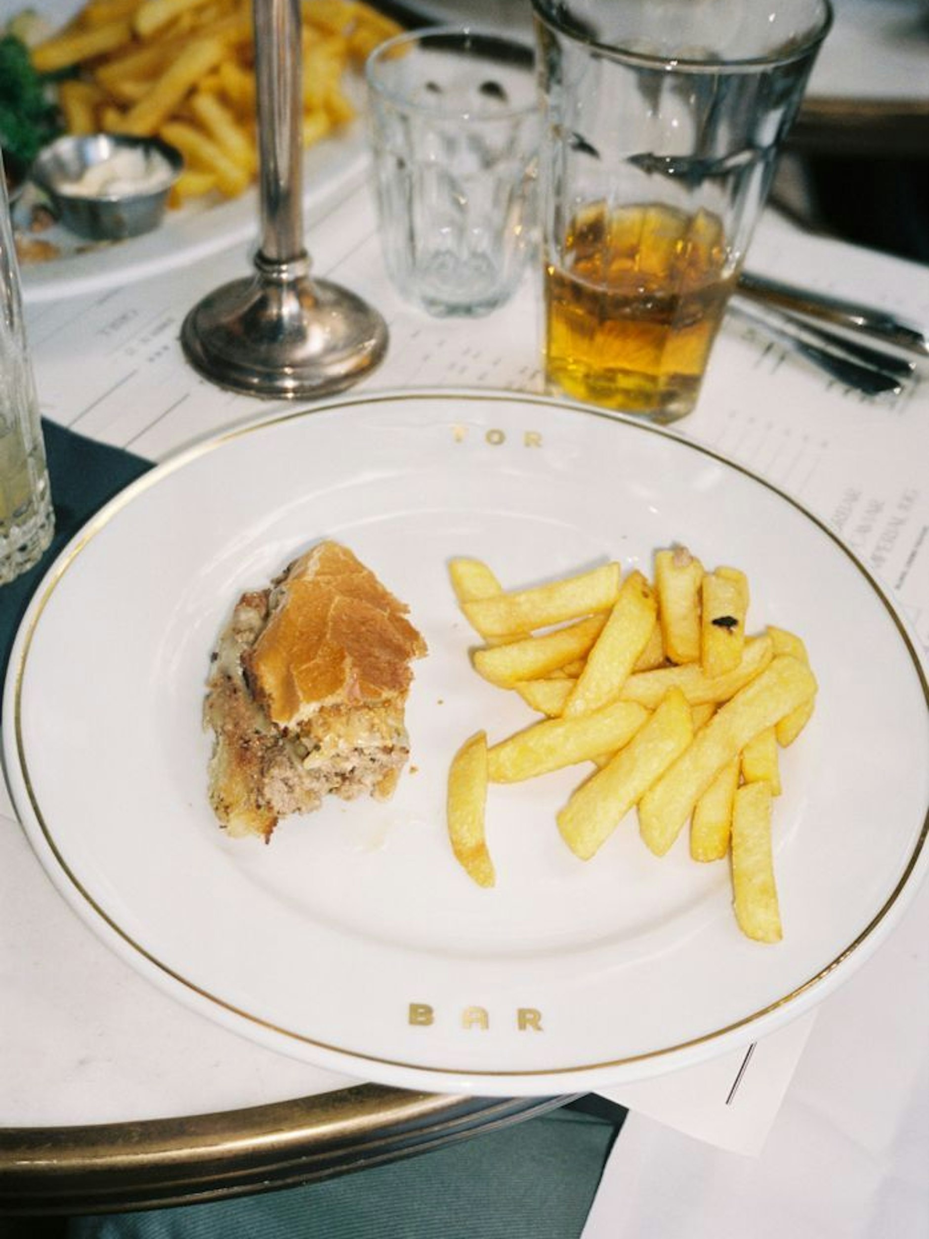 Comeback des Burgers: Die Torbar in Mitte hat einen der besten ...