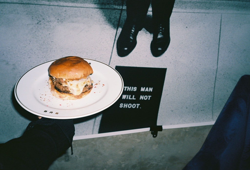 Comeback des Burgers: Die Torbar in Mitte hat einen der besten ...