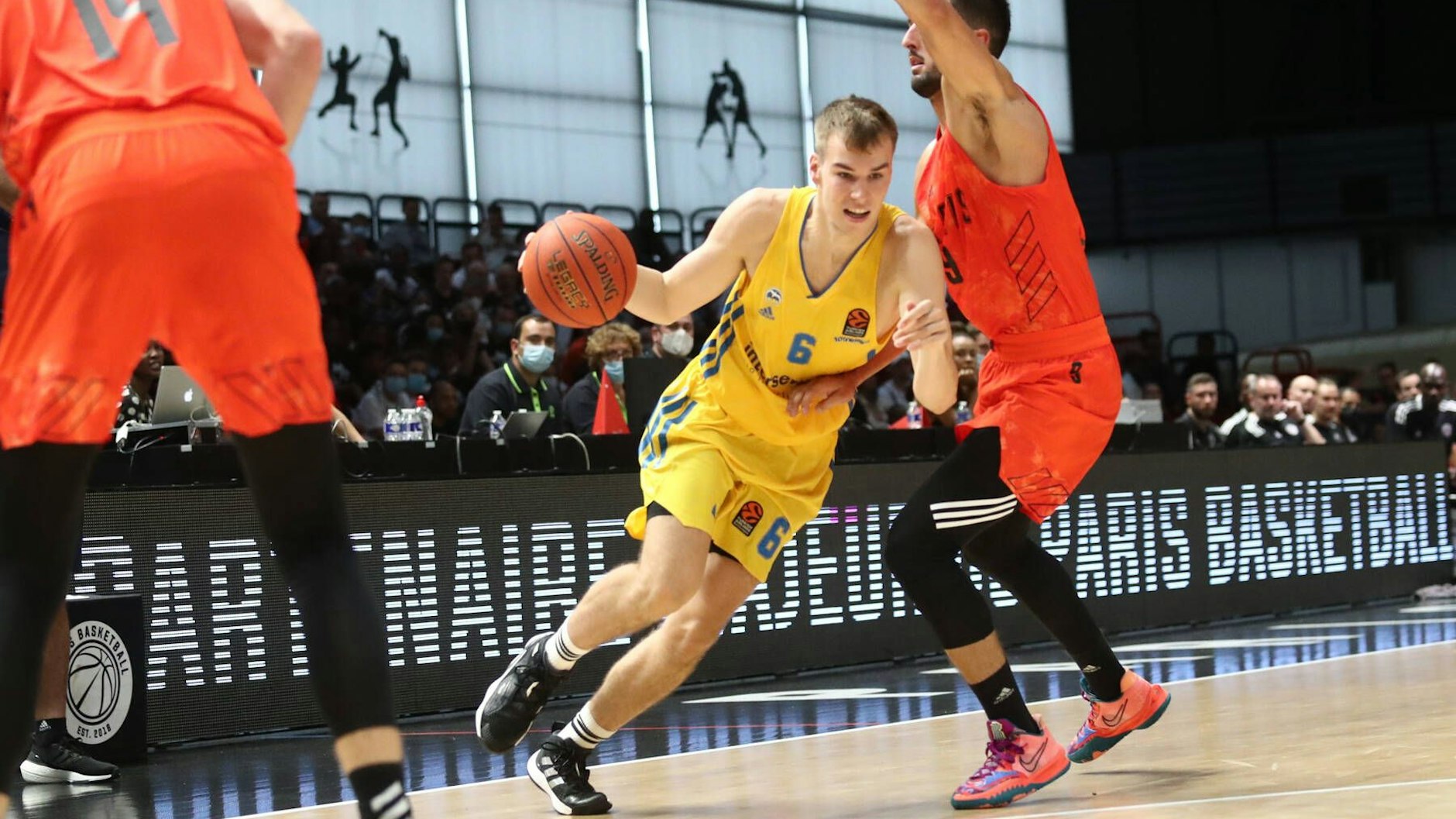 Malte Delow kann schon ein wichtiger Bestandteil im Spiel von Alba ...