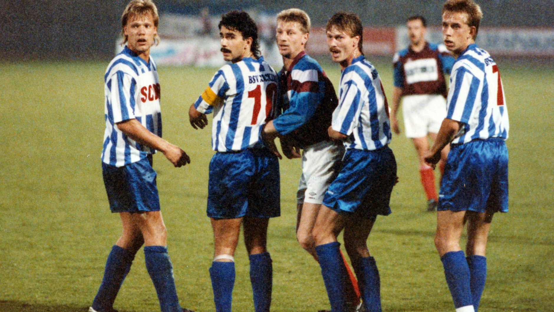 Emden und Aurich: Sprungbrett für Spieler wie Steffen Baumgart und Jörg ...