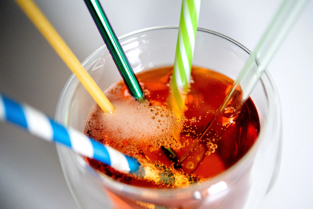 Aus Glas, Pappe oder Metall: Darum lassen diese Plastikstrohhalm ...