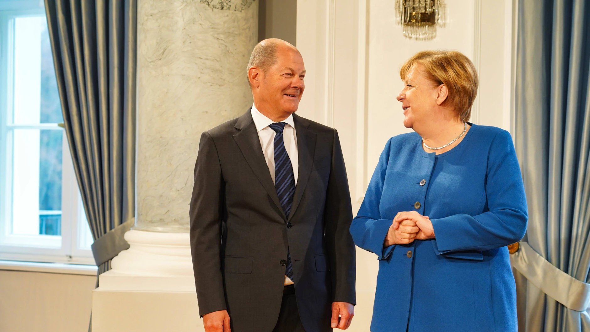 G20-Gipfel: Merkel lädt Scholz zu bilateralen Gesprächen ein