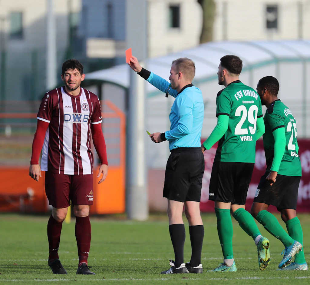 Christian Beck lässt Dynamo drei Mal jubeln und doch musste der BFC ...