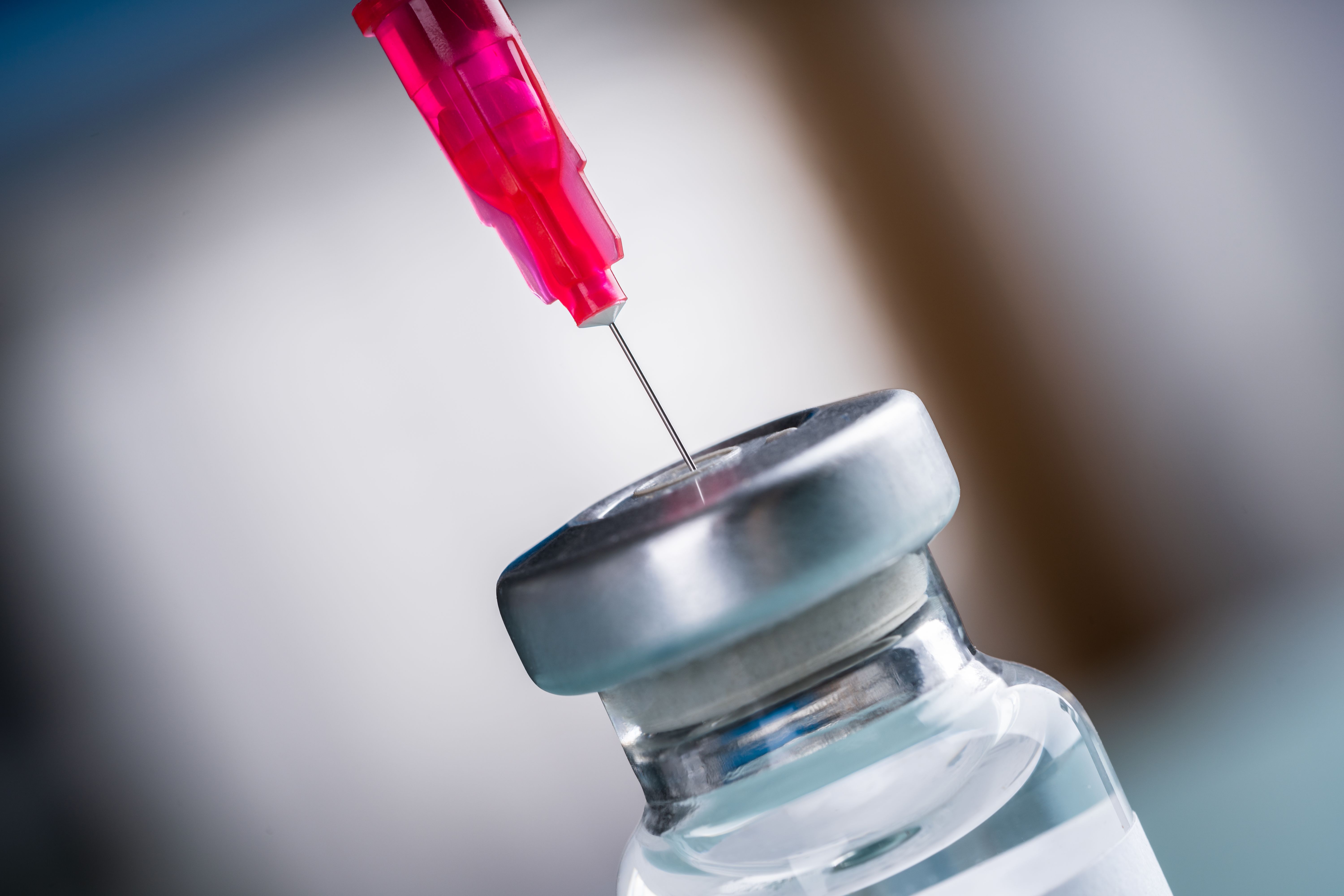 HPV-Infektion: Impfung schützt vor Viren, die Intim-Krebs verursachen