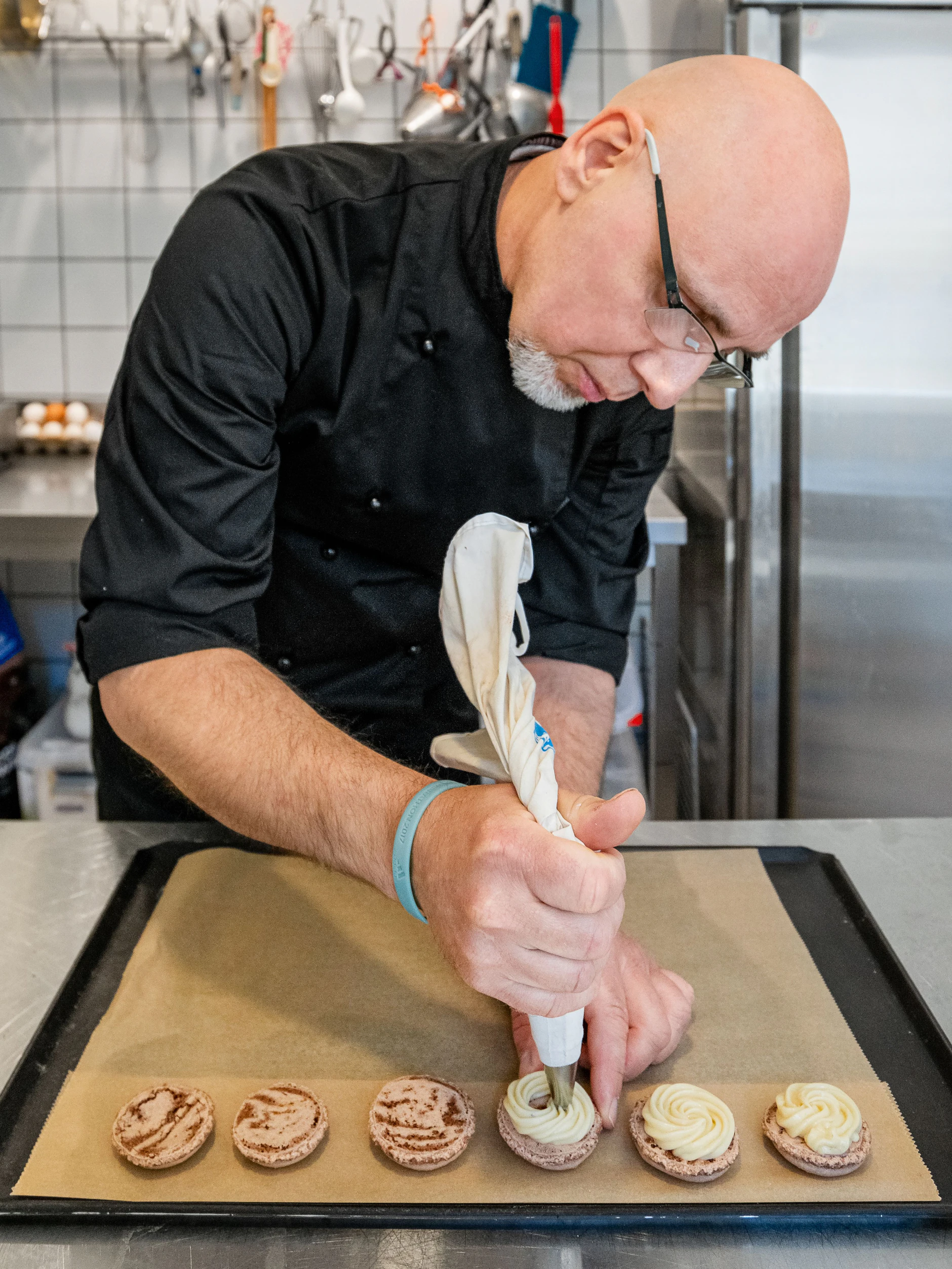 Am Tag der Liebe: Diese Männer sind die Bäcker der Herzen!
