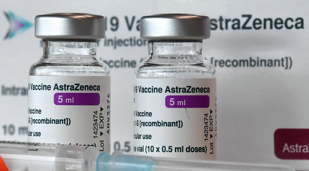 Berlin impft ab Freitag wieder mit Astrazeneca - Neustart in Zentren in ...