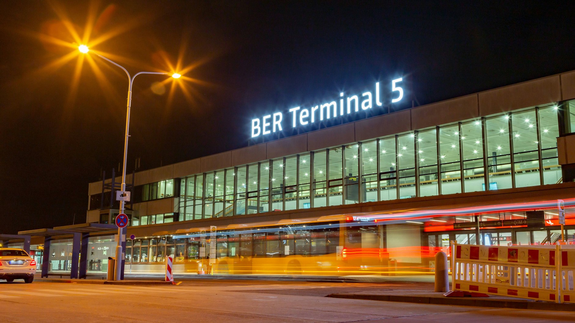 Neue Haltestelle am Terminal 5 des BER geht in Betrieb