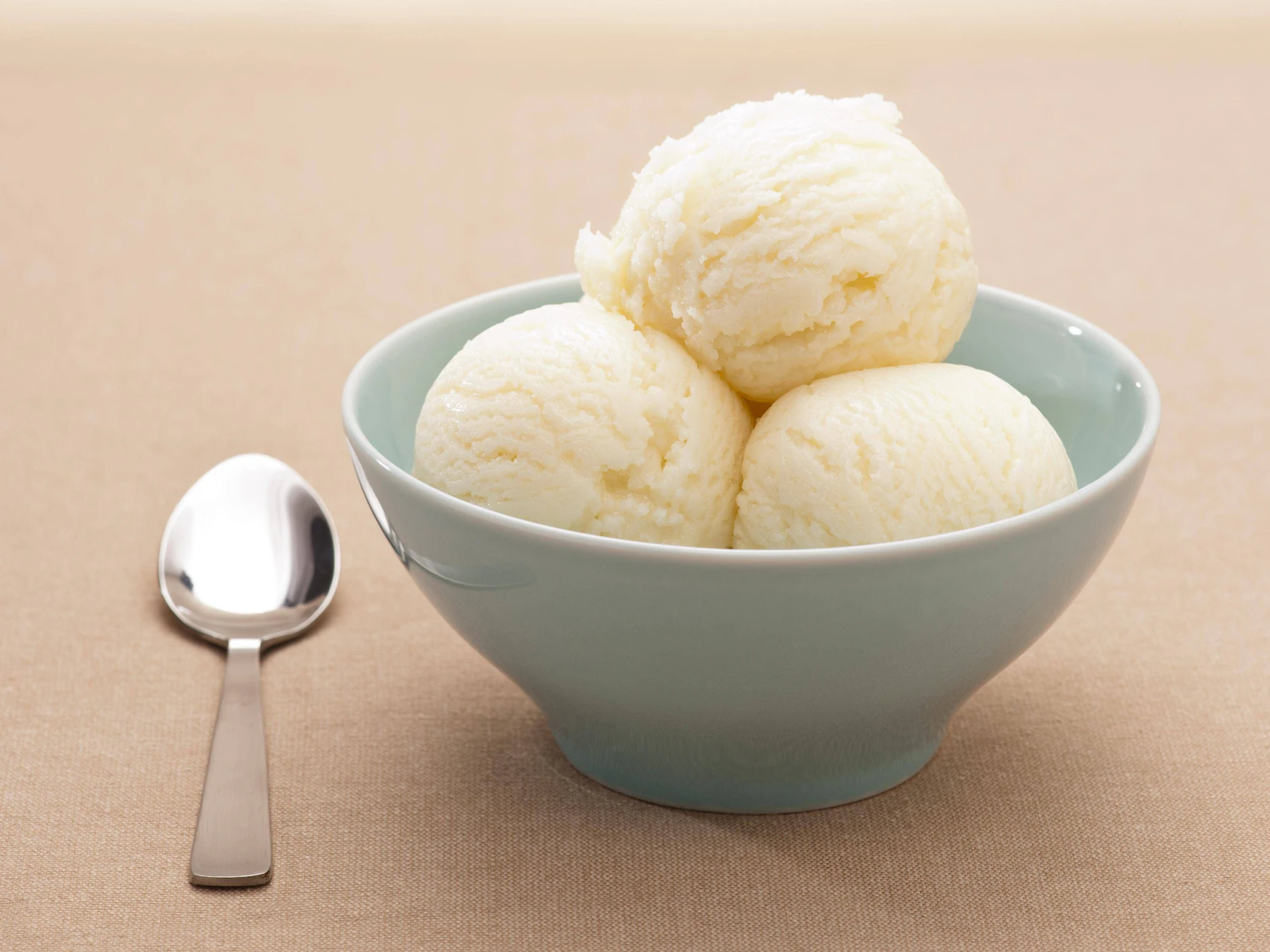 Cremiges Vanille-Eis selber machen: So gelingt es ohne Maschine und mit ...
