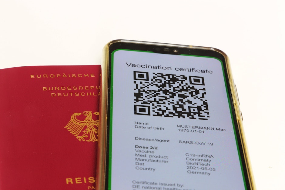 Erste Bilder im Netz: Wie der digitale Impfpass aussieht, wie er ...