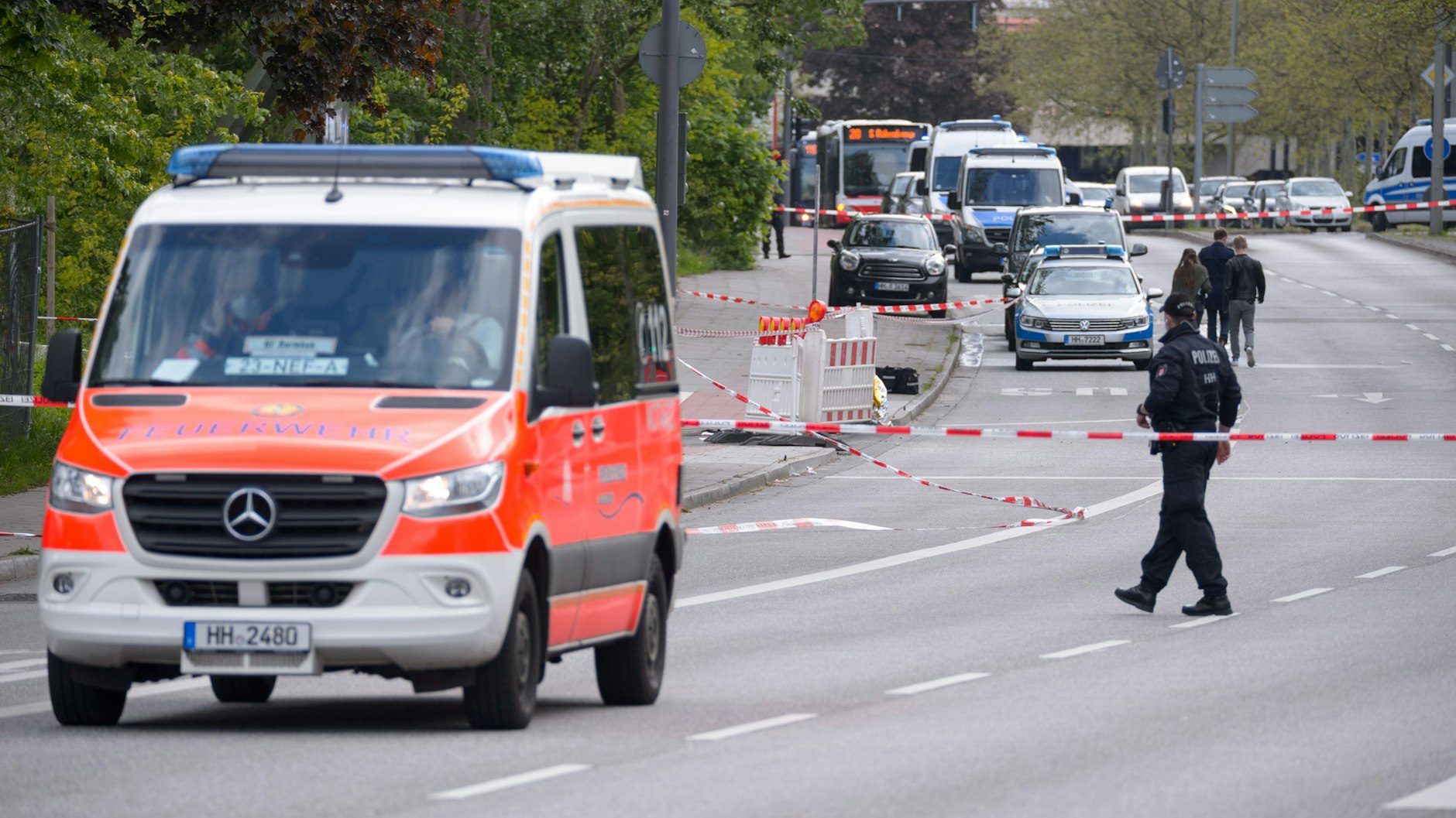 Hamburg: Mann droht mit Messer und wird von Polizei erschossen