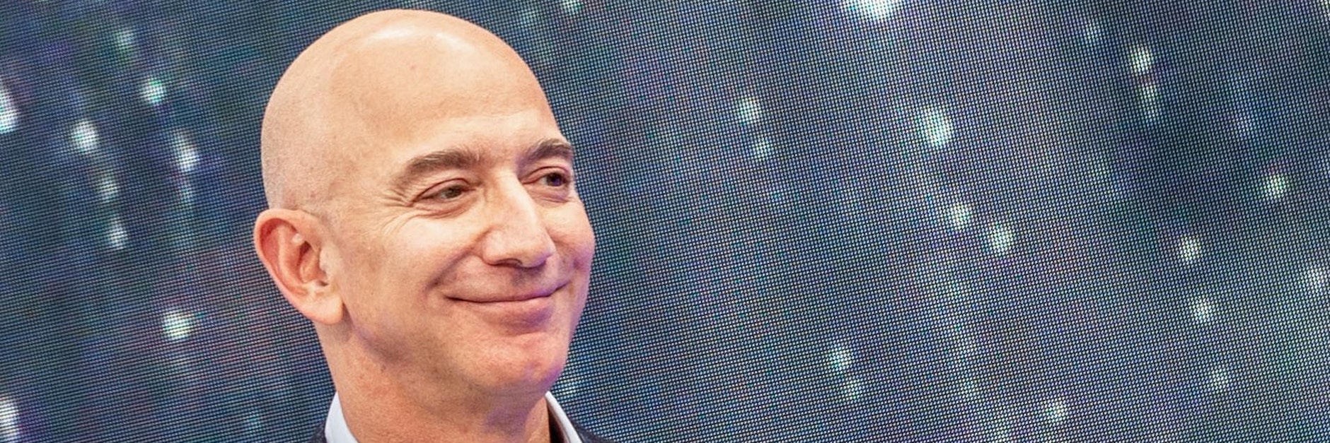 Ground Control to Major Amazon: Jeff Bezos fliegt mit seinem Bruder ins Weltall