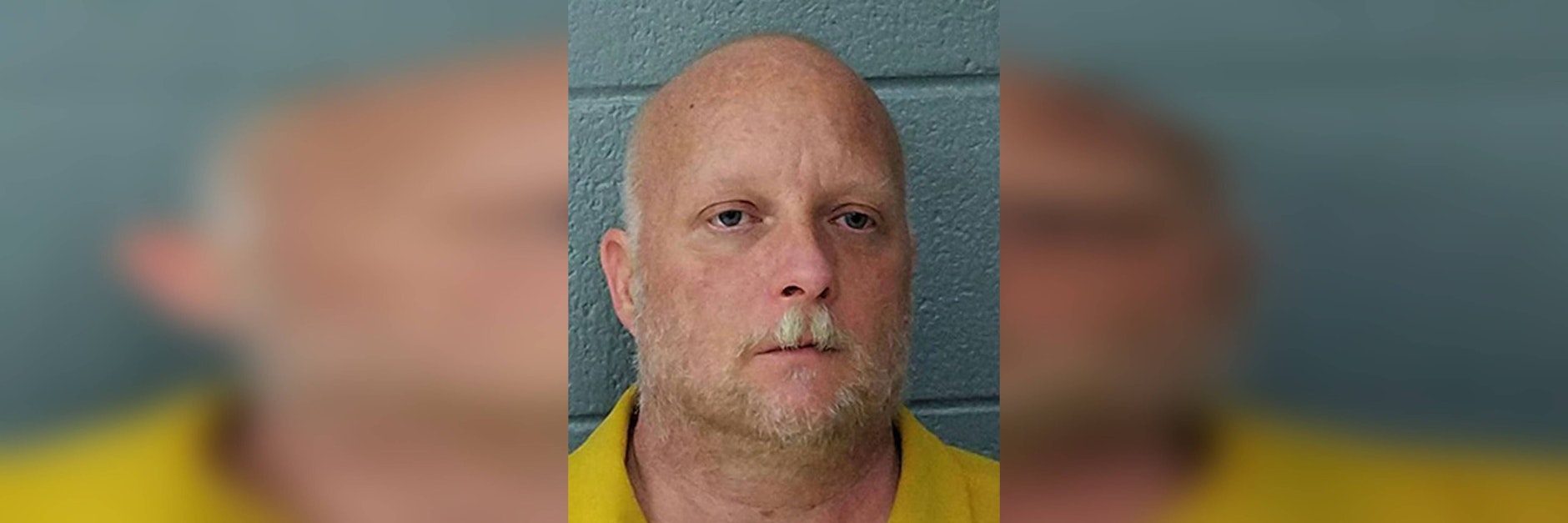 Neonazi schießt auf Frau, weil sie seine Hakenkreuz-Fahne entfernen ...