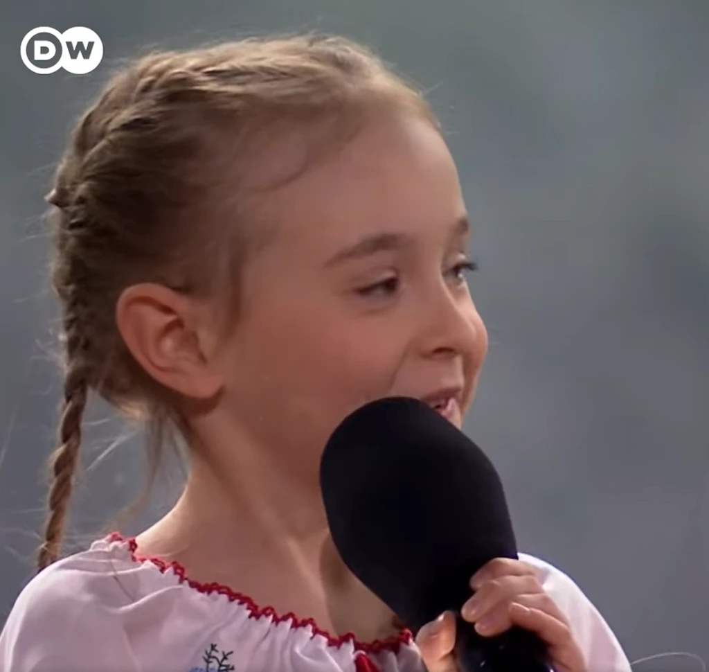 Ukraine-Krieg: Amelia (7) sang im Bomben-Bunker von Kiew, nun tritt sie ...