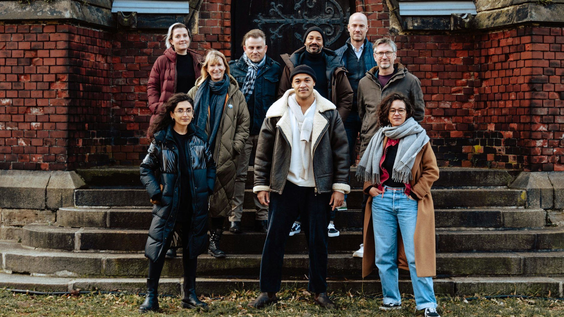 Sam, ein Sachse: Disney-Serie über ersten Schwarzen Polizisten in ...