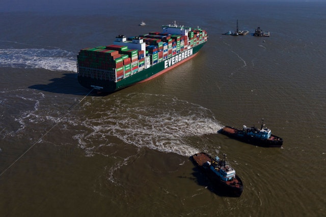 Auf Grund gelaufen: Schon wieder sitzt ein Evergreen-Schiff fest