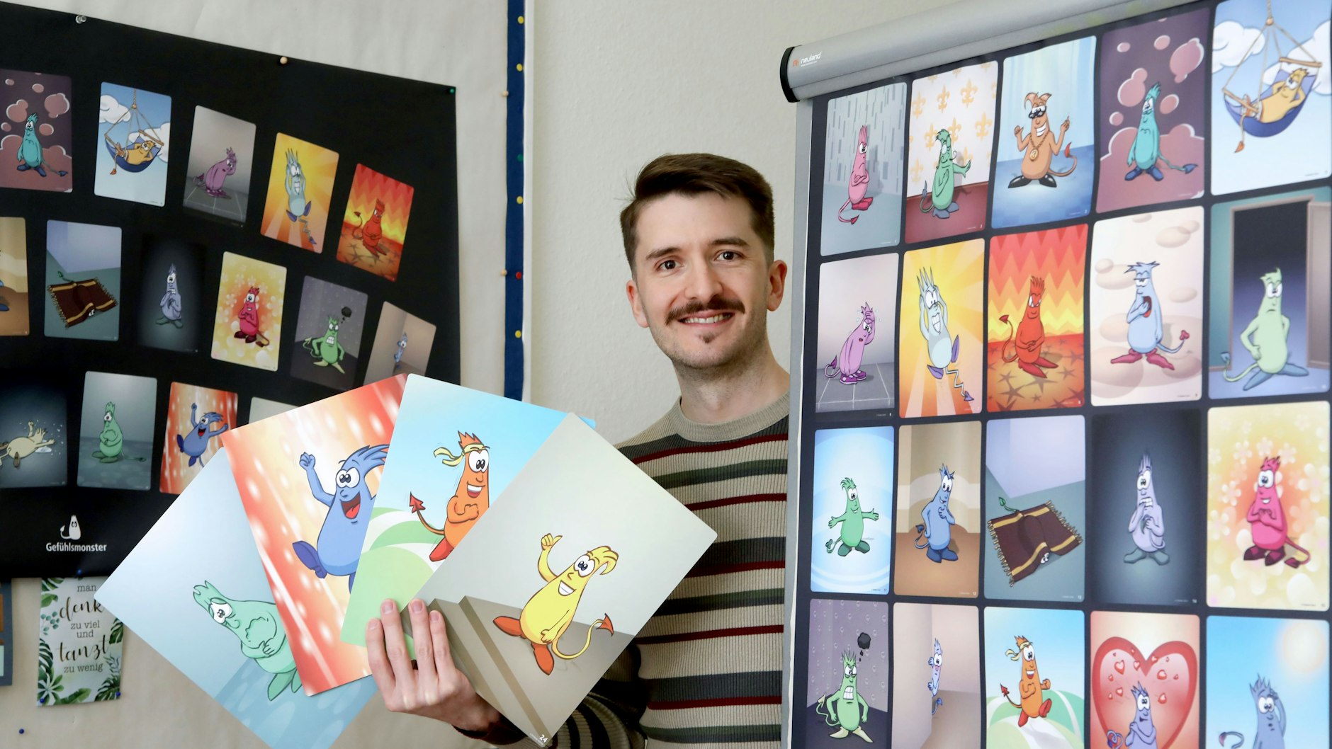 Berlin: Die Frau, die Corona heißt, und mit Spielkarten Corona-Frust ...