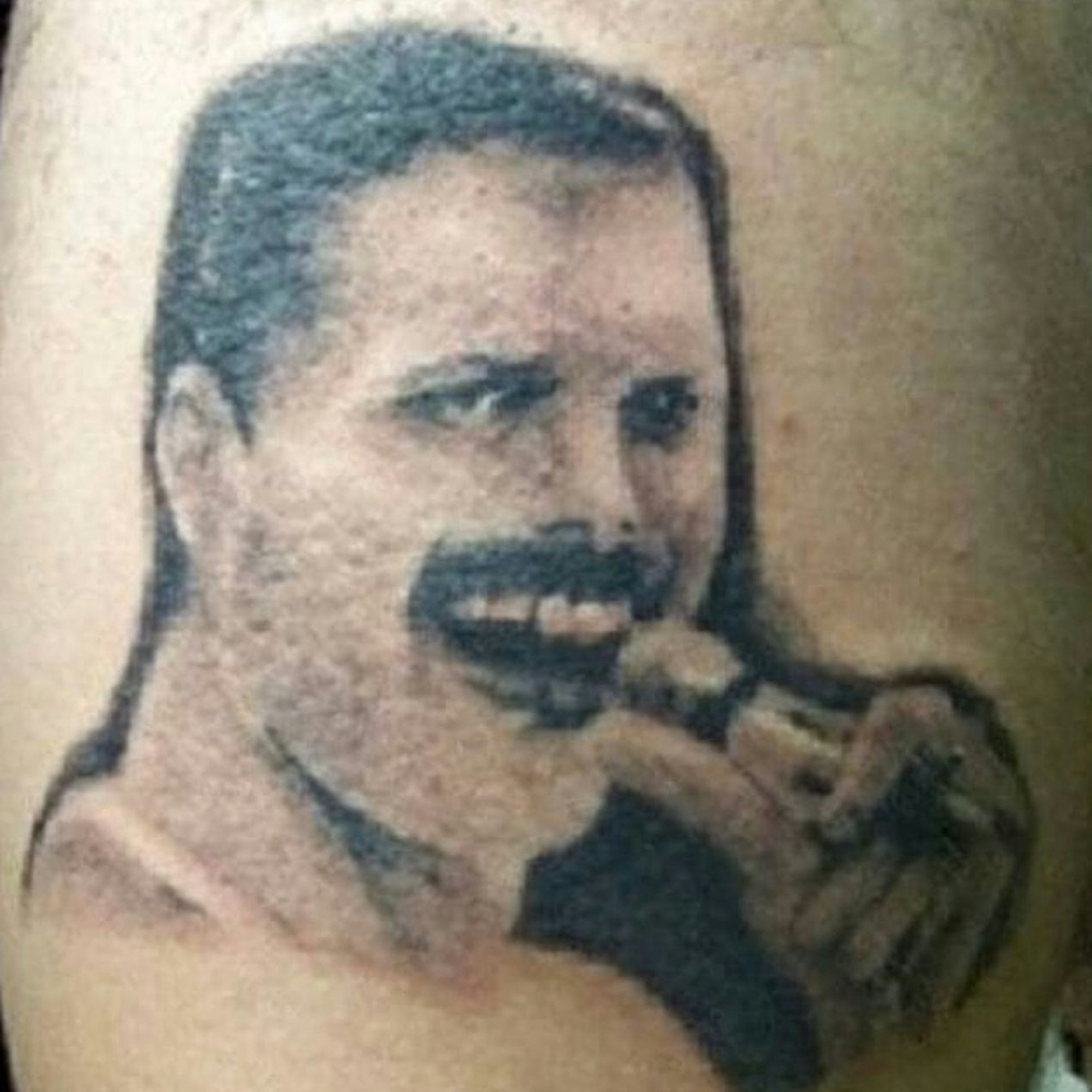 Das tut weh! Furchtbare Tattoo-Fails: Die zehn schlimmsten Motive, die ...