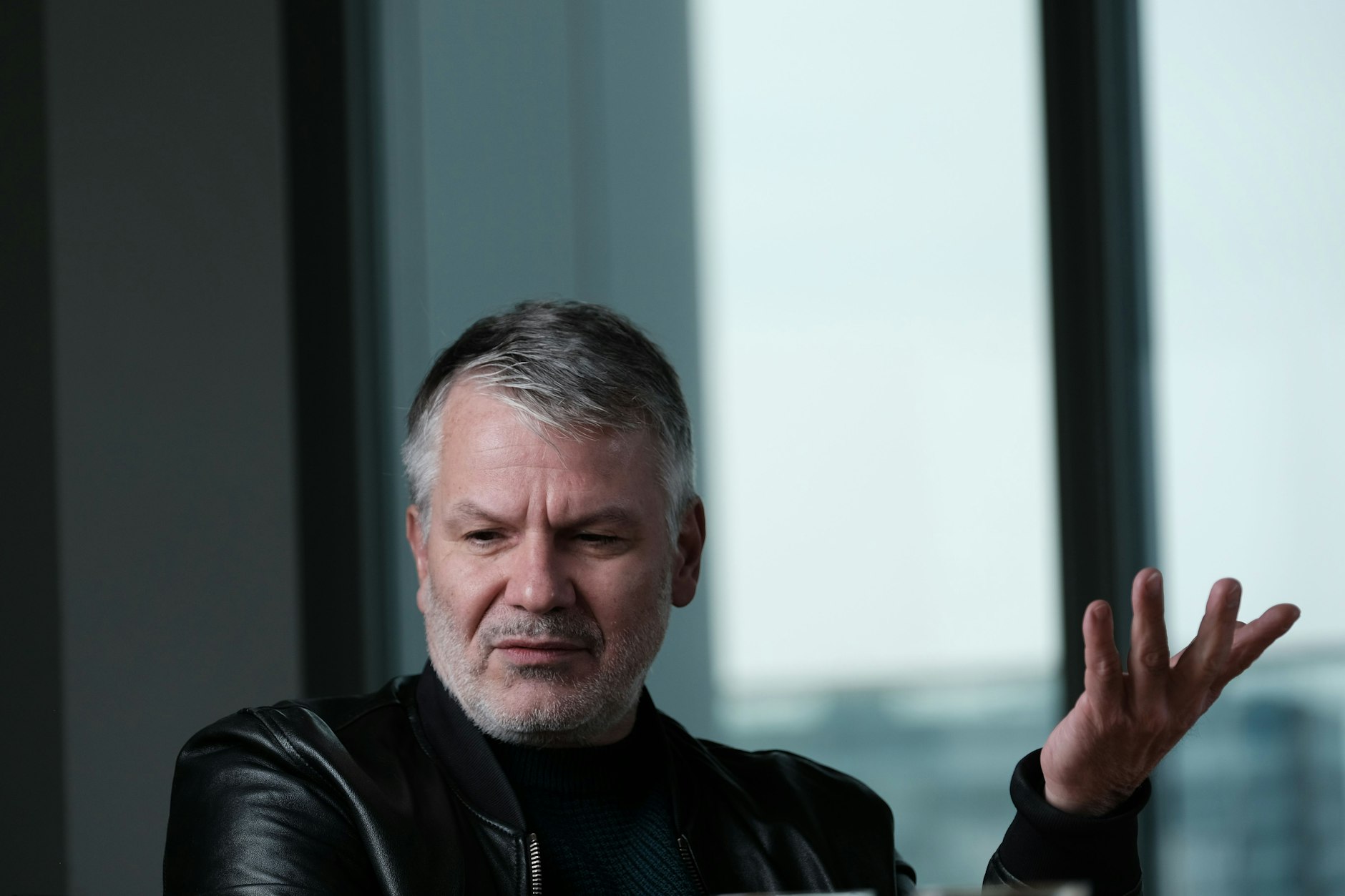 Ines Geipel schreibt über Forschung in der DDR, Durs Grünbein spricht ...