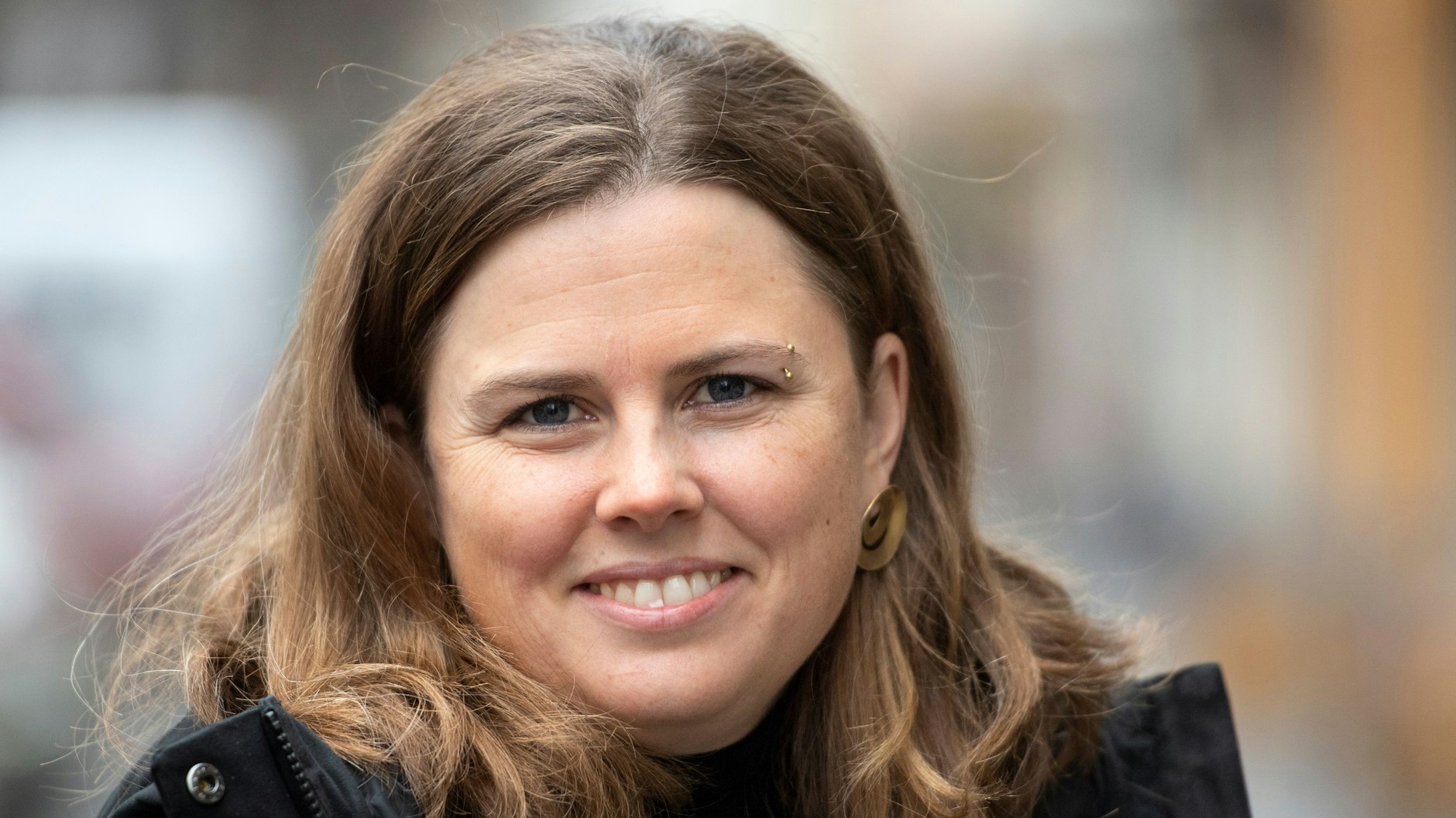 Protest unterstützt: Berliner FDP fordert Rücktritt von Bürgermeisterin ...