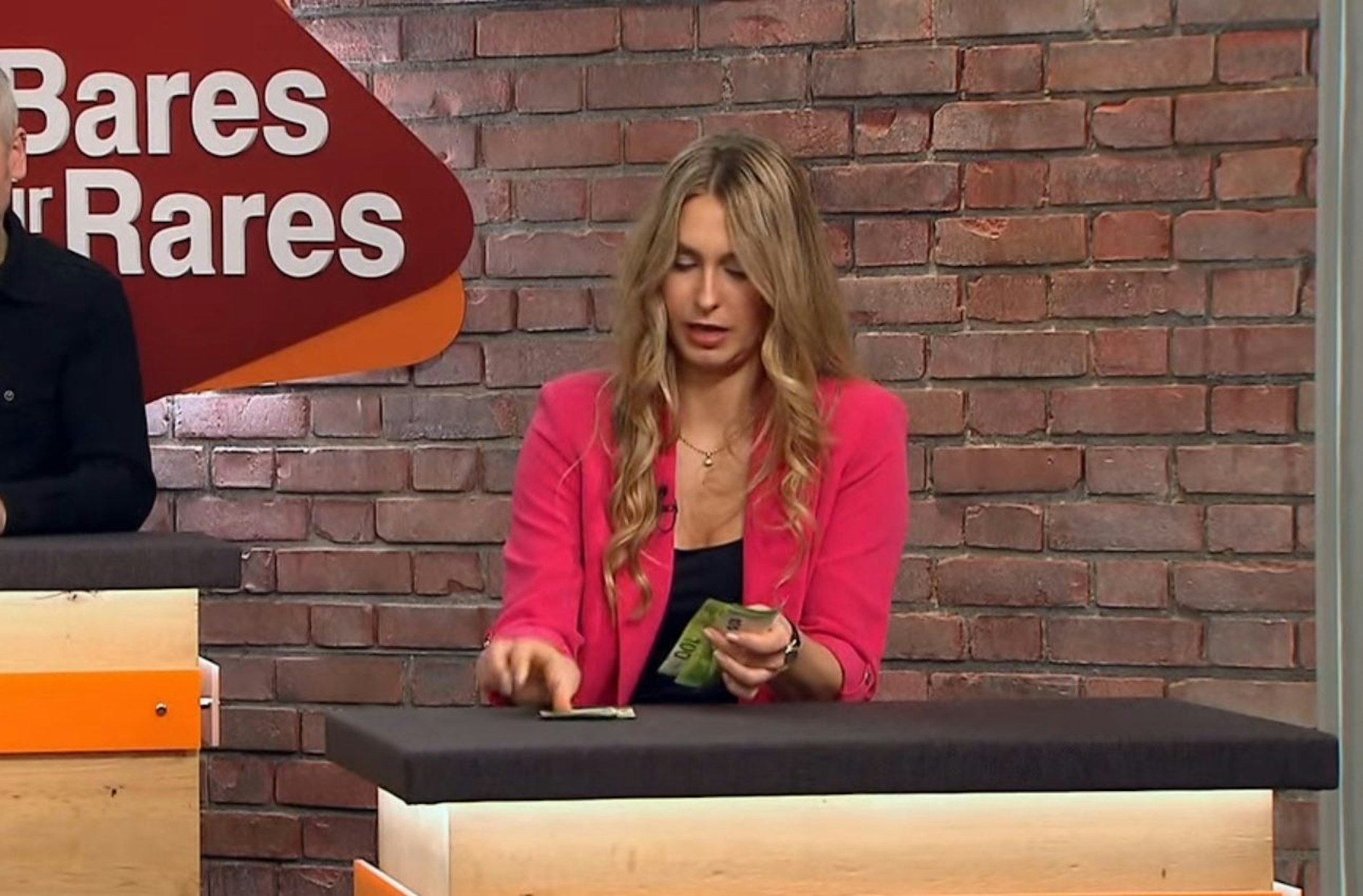 Neue Händlerin bei „Bares für Rares“: So tickt Sarah Schreiber (34) privat