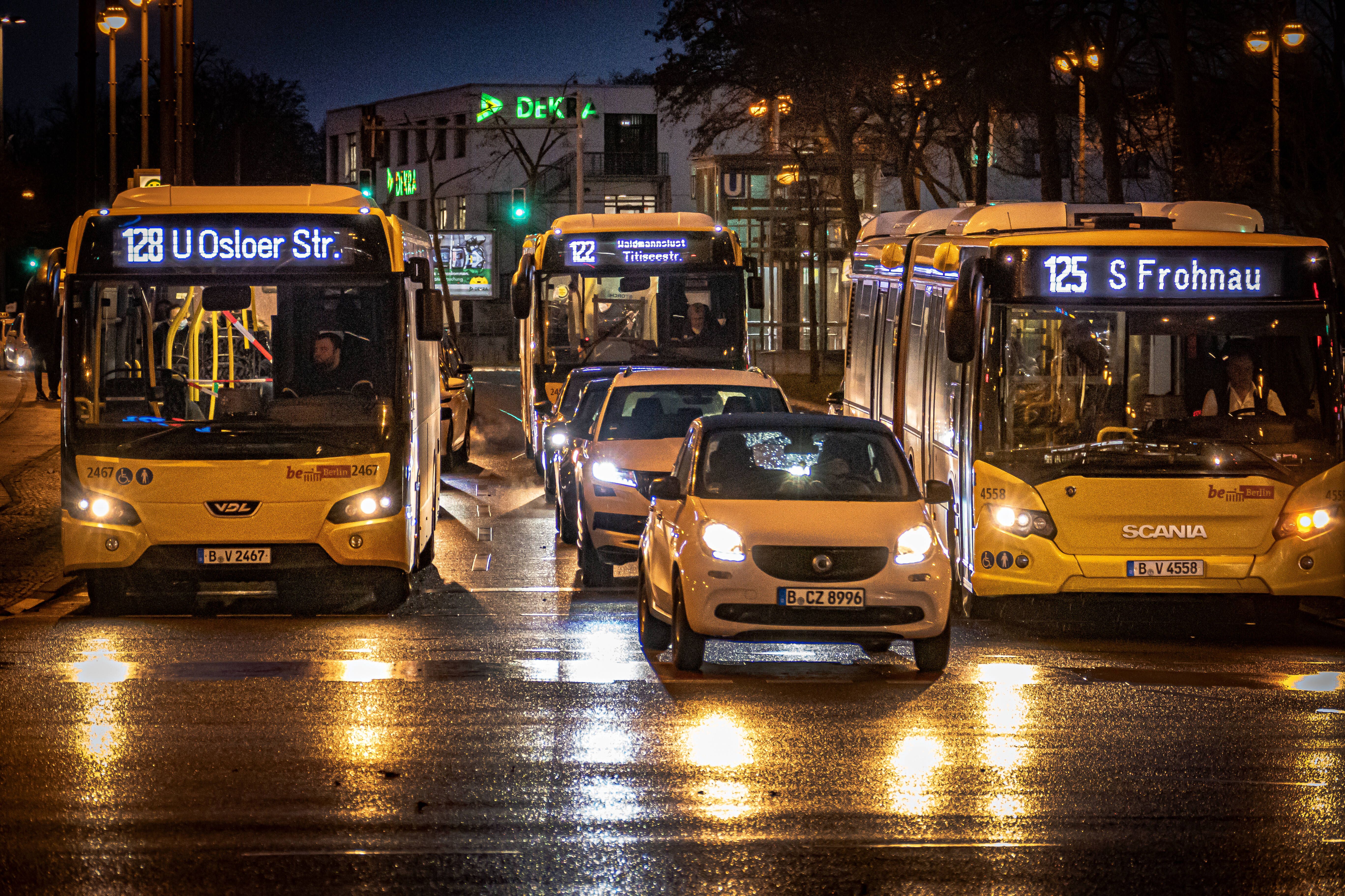Das neue Sitzmuster der BVG: Wo ist der Hund? Und wo der Schweinkram?