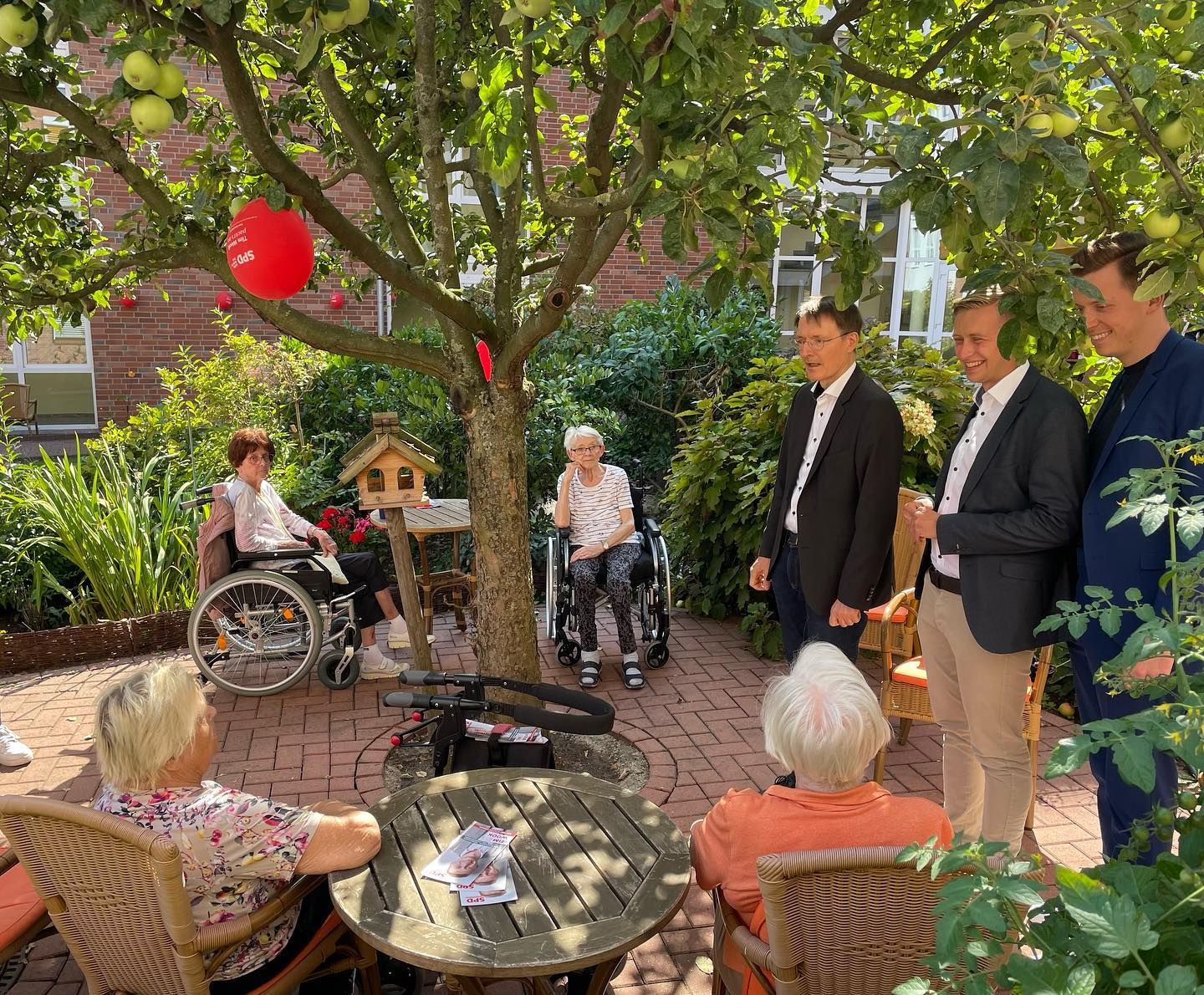 Berliner Pfleger Ricardo Lange: „In der Pflege ist die Mobbingrate am ...