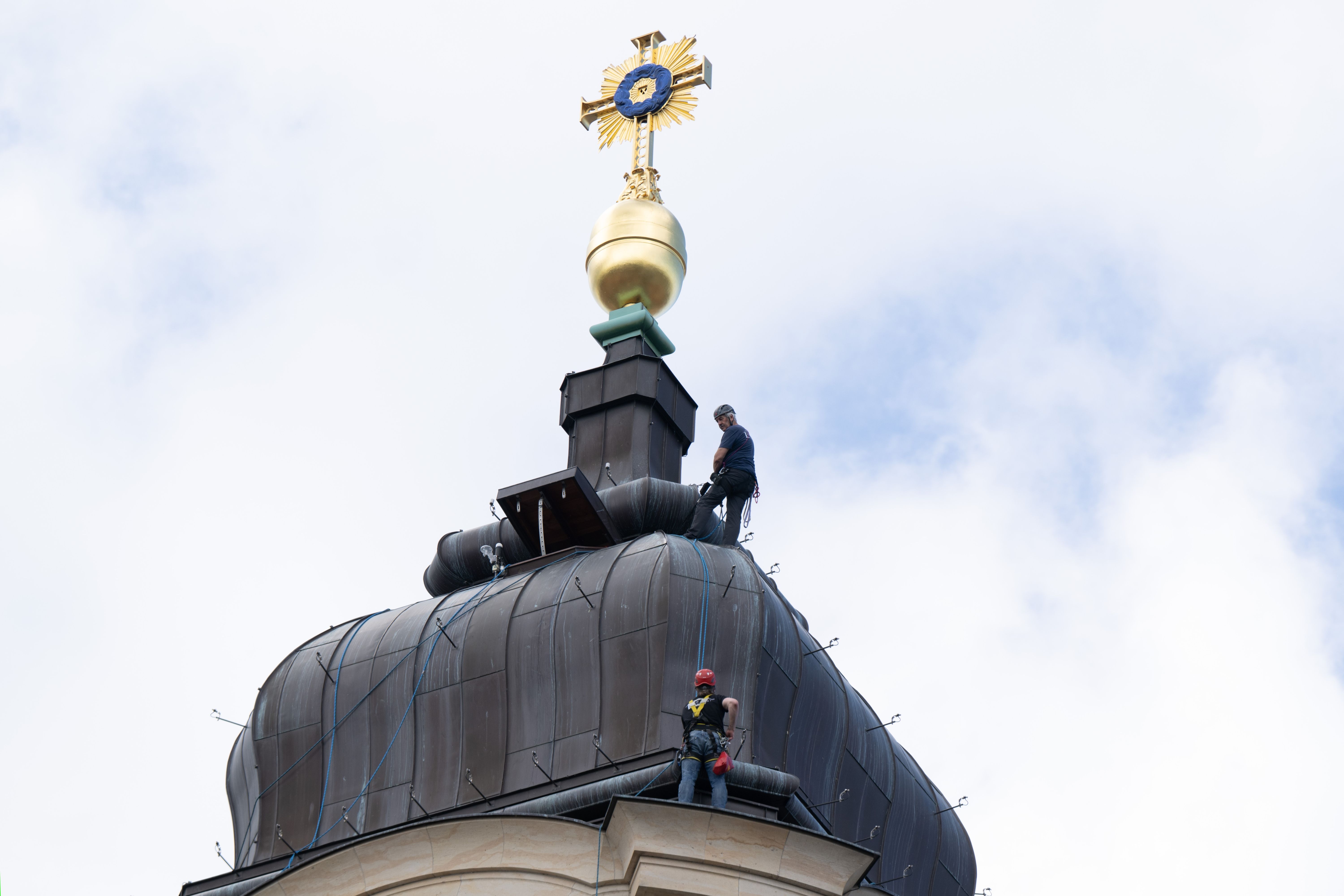 Geheimnisse der Queen: Wie sie ihren Briten den deutschen Feind ans ...