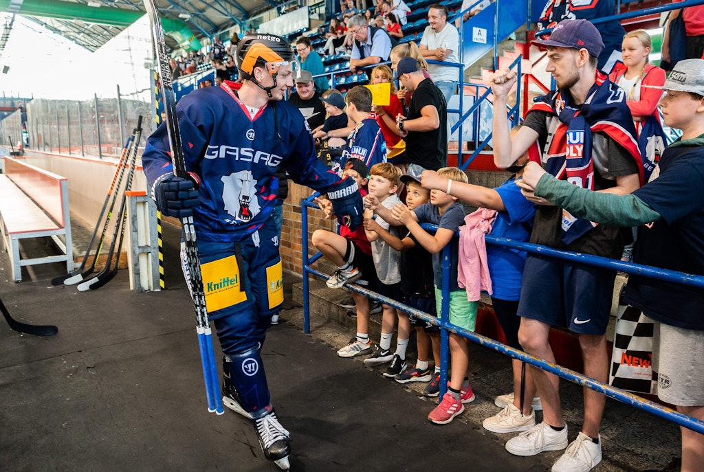 Eisbären Berlin: Trainer Serge Aubin schwärmt von Marcel Barinka (21)