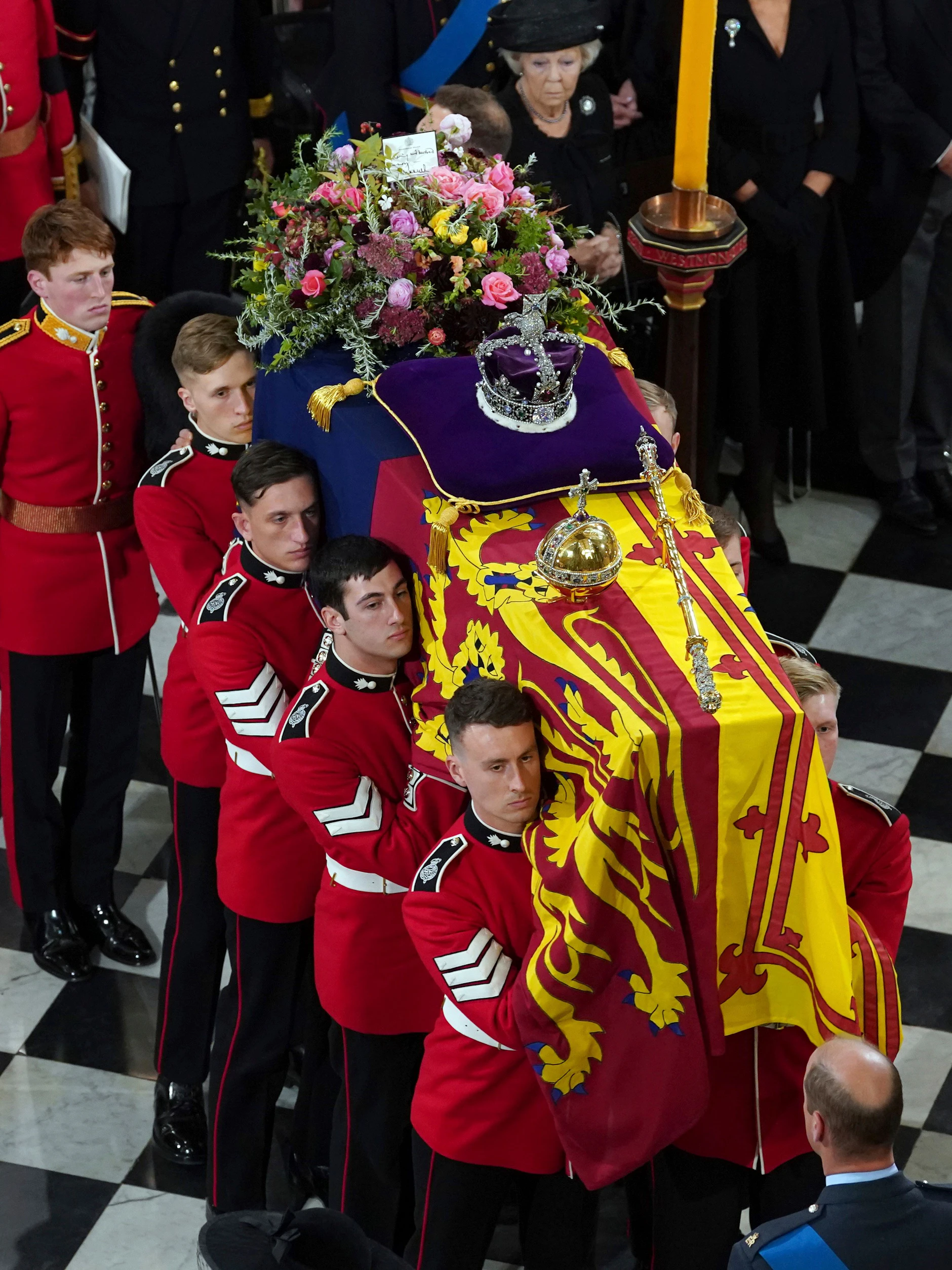 Spektakel, kolossal: Der Tag, an dem Elizabeth II. zu Grabe getragen wurde