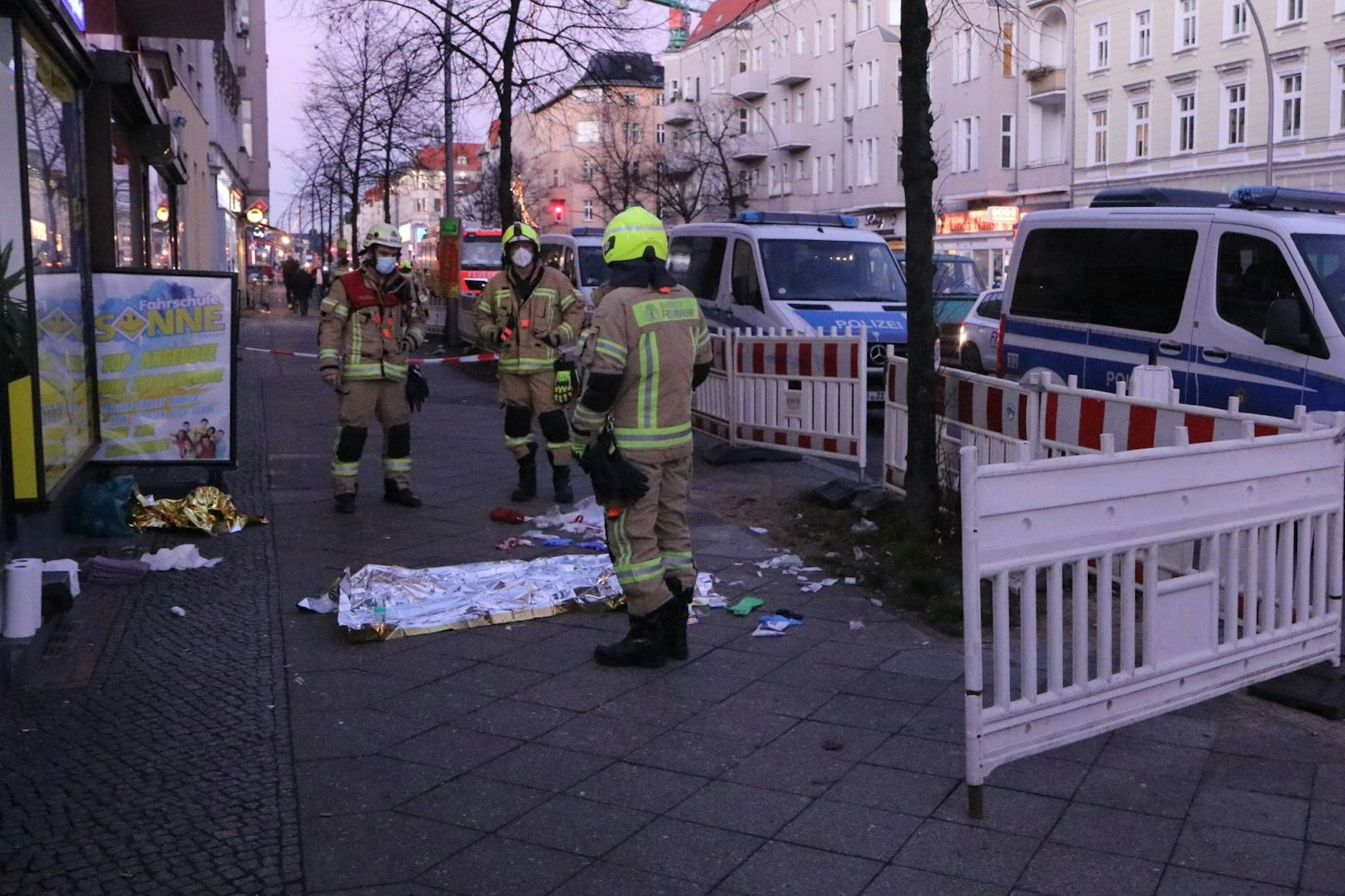 Axt-Attacke auf Berliner Gehweg: Angeklagter spricht von Notwehr
