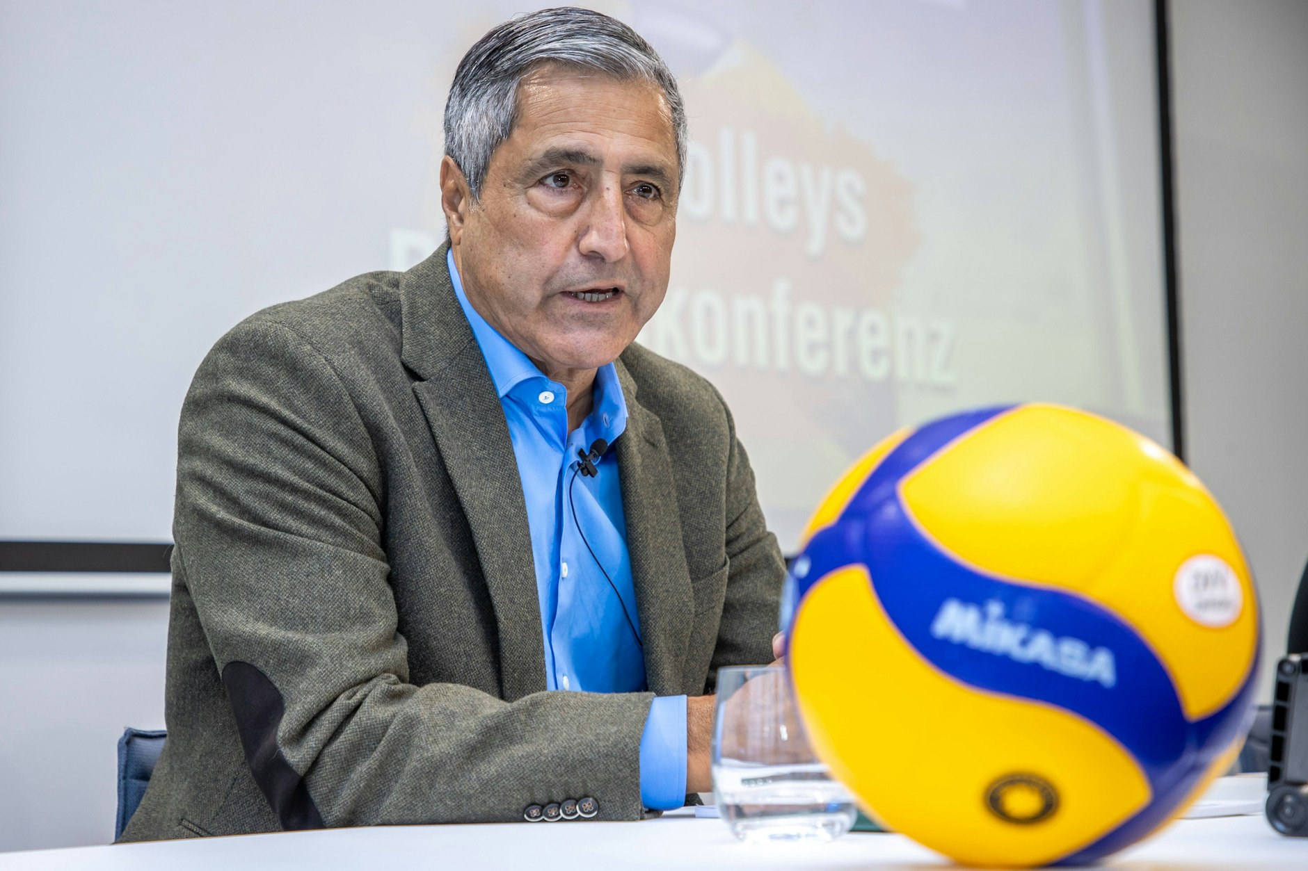 Volleys-Chef Kaweh Niroomand: „Wir haben versucht, die Hosen ...