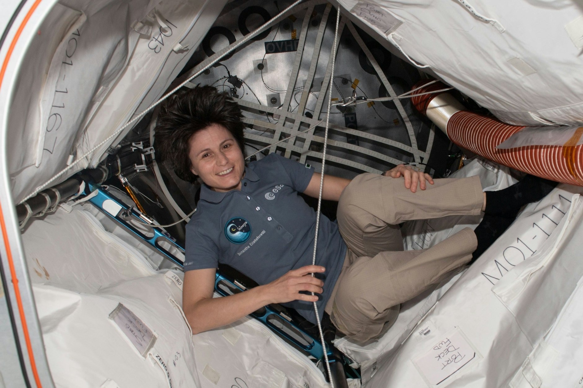 Samantha Cristoforetti stellt Stanley Kubricks „2001: Odyssee im Weltraum“ nach