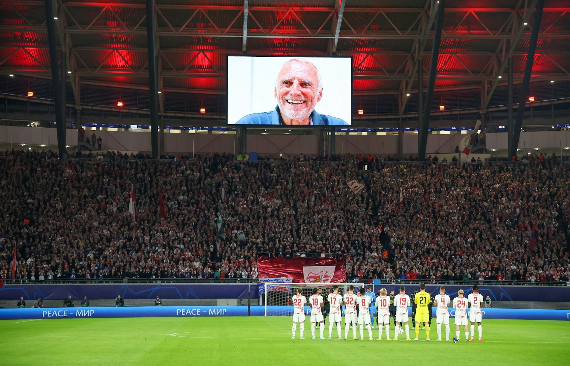 „Danke Didi“: RB Leipzig gedenkt Mateschitz mit Mega-Applaus