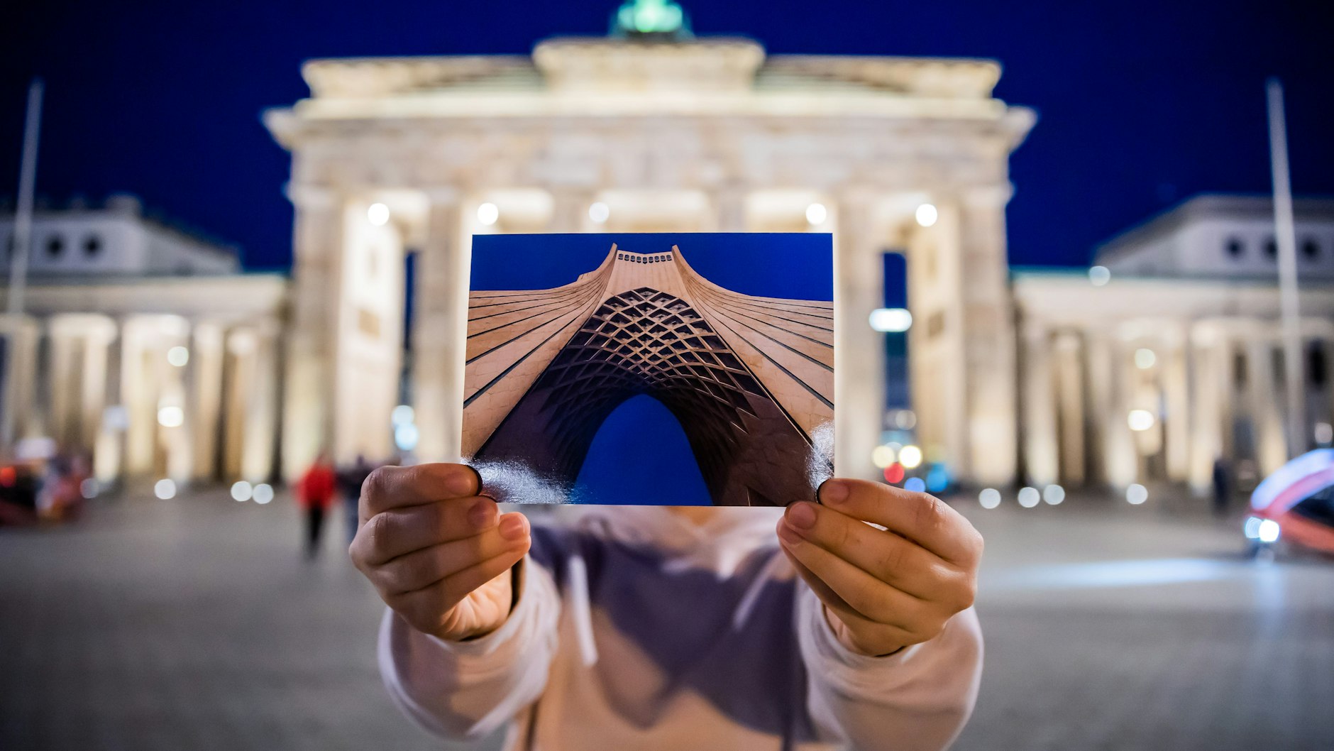 Internet für Mullah-Gegner: Mit DIESEN Tricks halten Iraner in Berlin ...