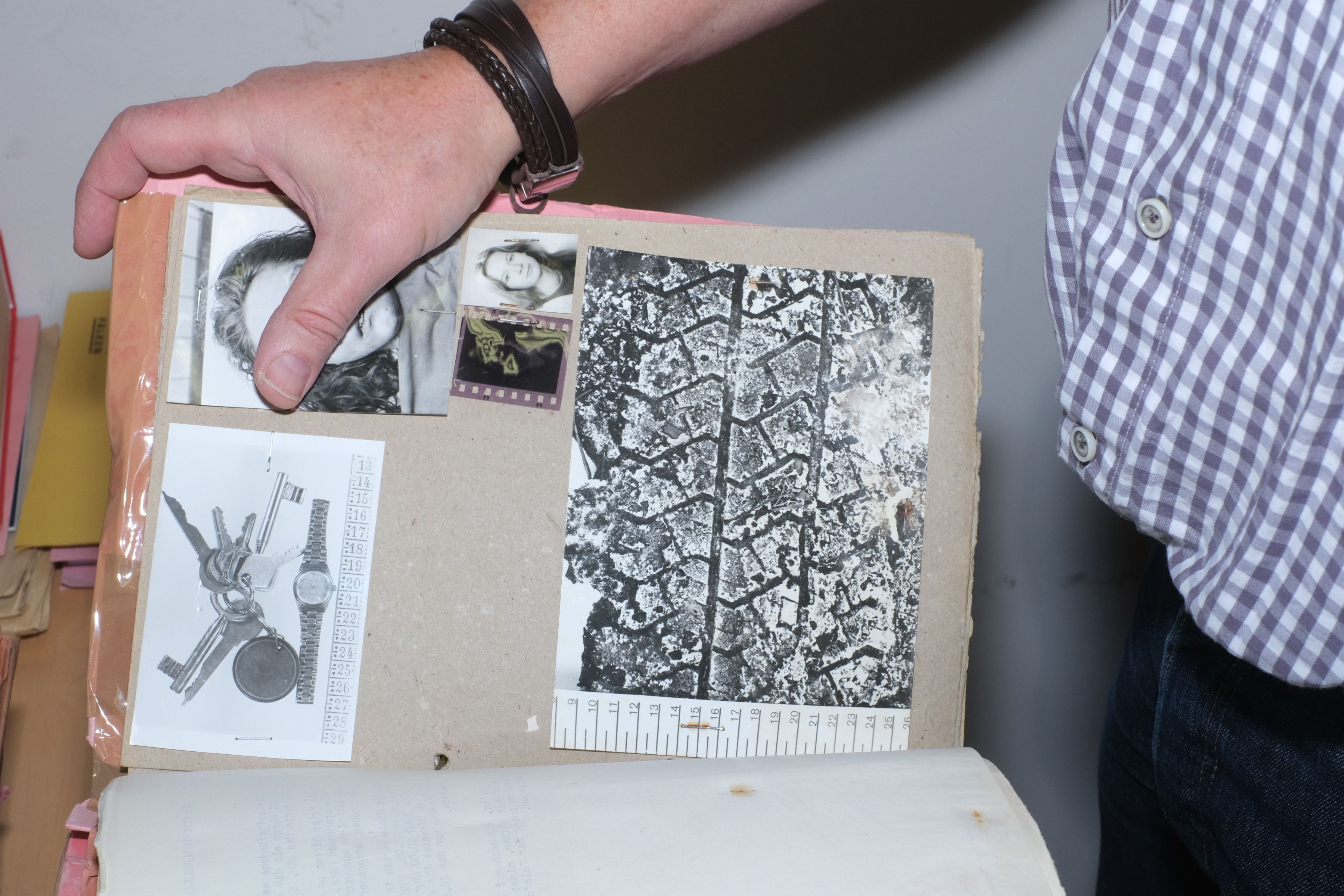 Mord mit Regenschirm: Unbekannter stach Familienvater Giftspritze in ...