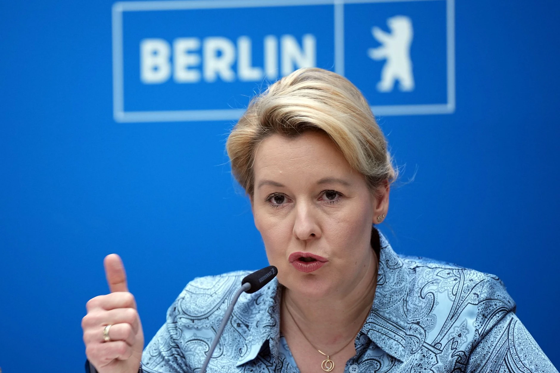 Giffey: Einbürgerung in Berlin soll künftig einfacher und schneller gehen