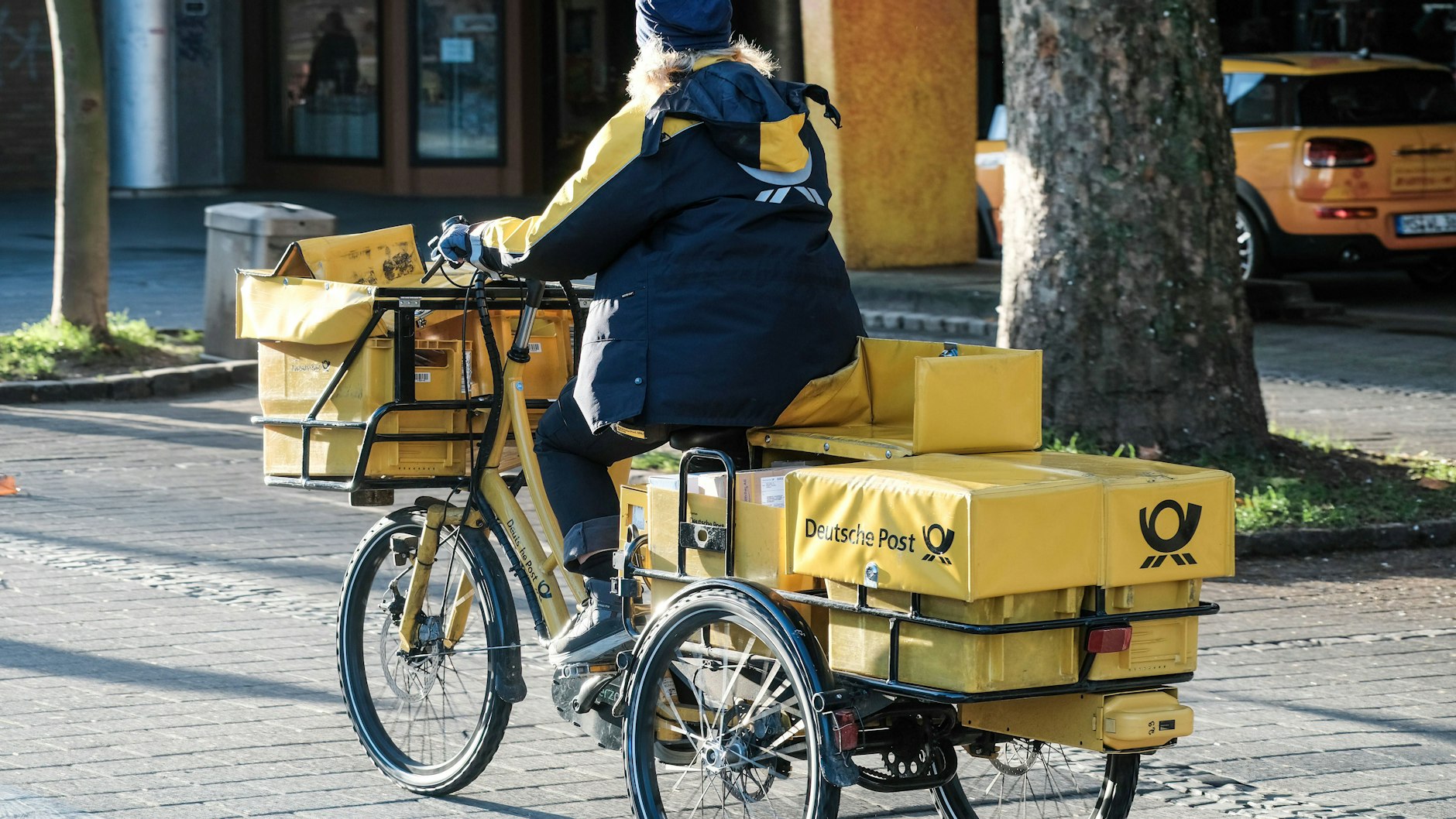 Deutsche Post macht mit Bummelei Profit: Schnelle Brief-Zustellung soll ...